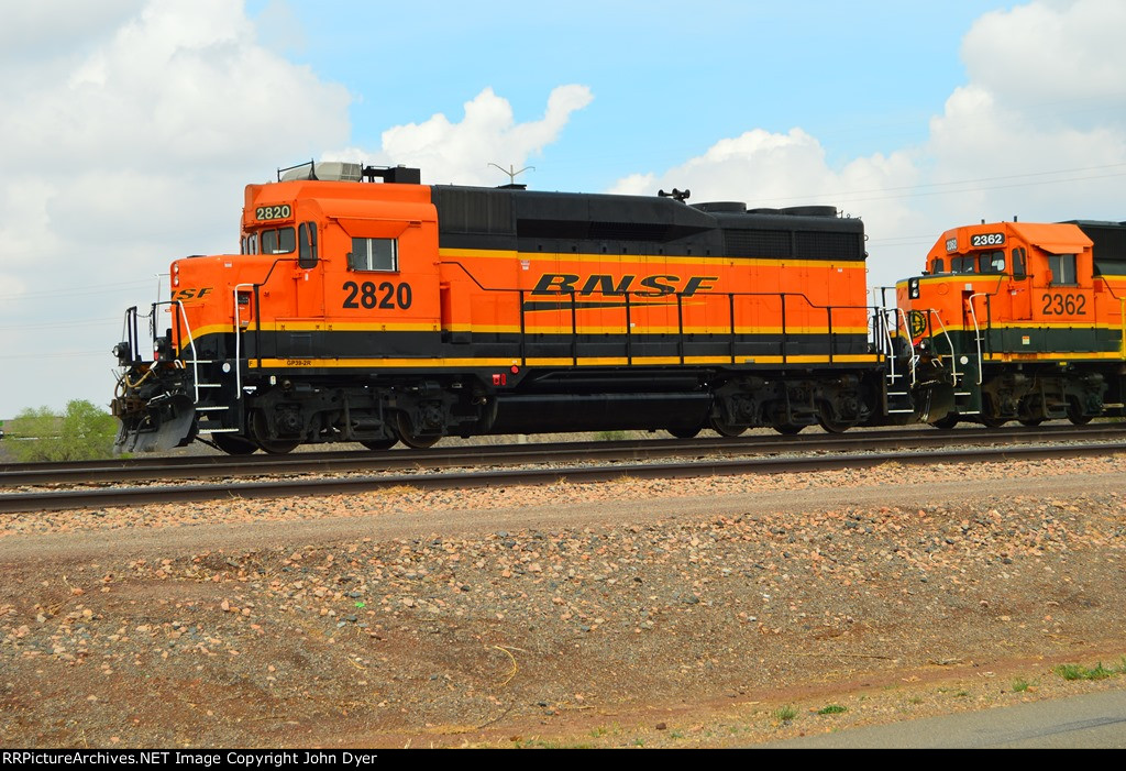BNSF 2820